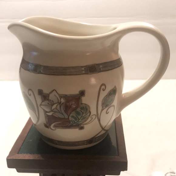 Pfaltzgraff | Dining | Pfaltzgraff Mission Flower Creamer | Poshmark